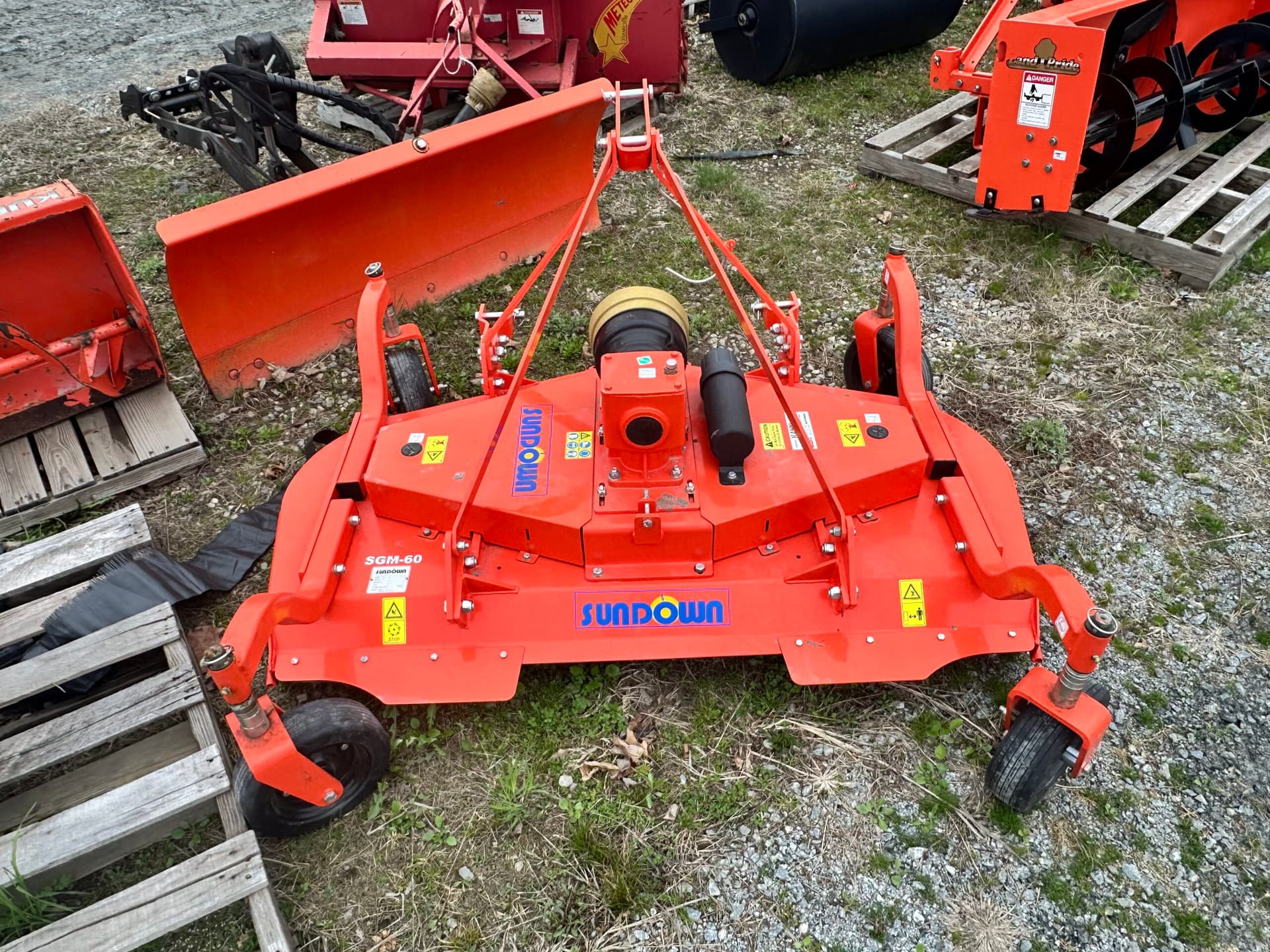 **AGED INVENTORY SPECIAL** SUNDOWN SGM60 GROOMING MOWER - Kahn Tractor ...